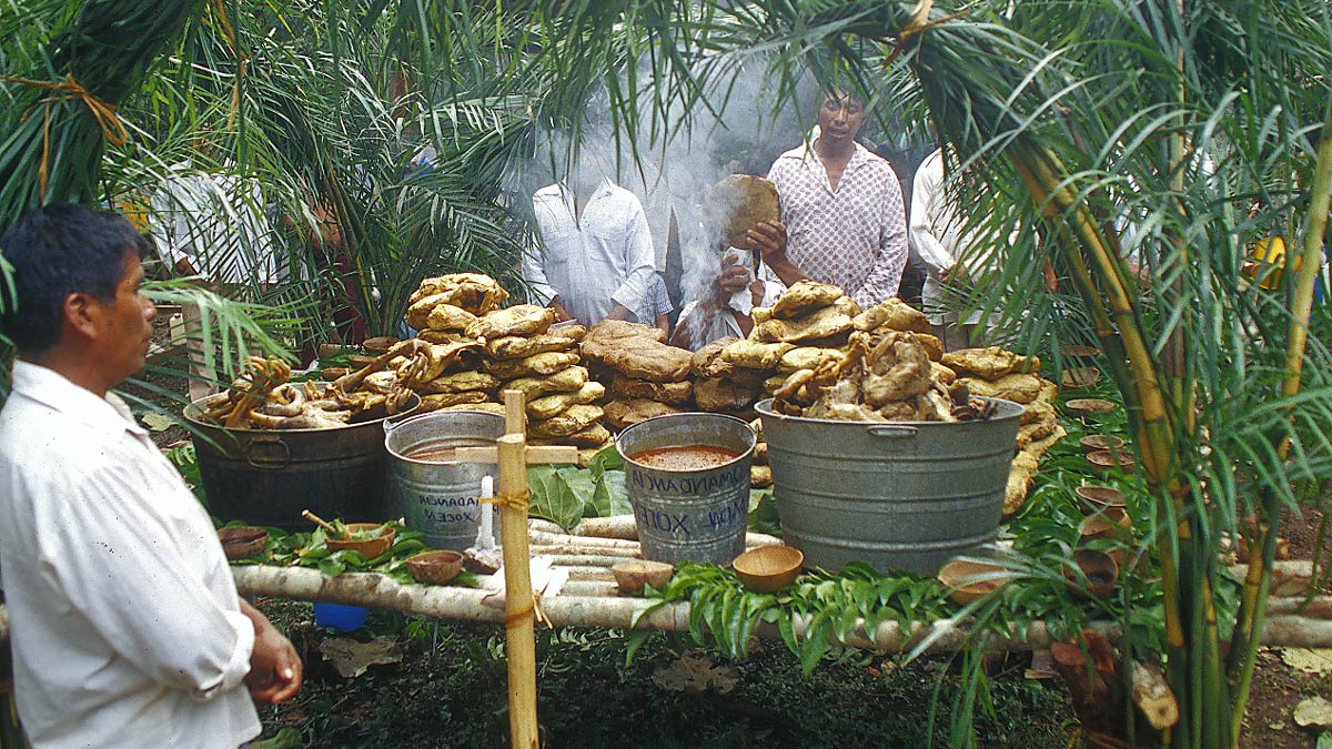 9. El hombre que mató al santo Wíinik - Cultura Yucatán | Antropología ...